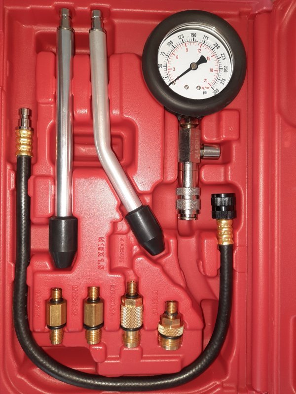 Compressie- en benzinedruk testers voor auto's huren